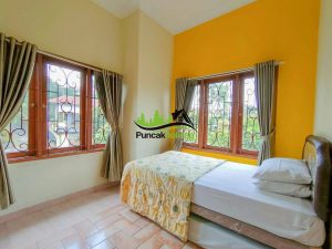 Villa Bintang KFC Tugu Cisarua Puncak