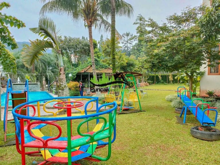Villa Bintang KFC Tugu Cisarua Puncak
